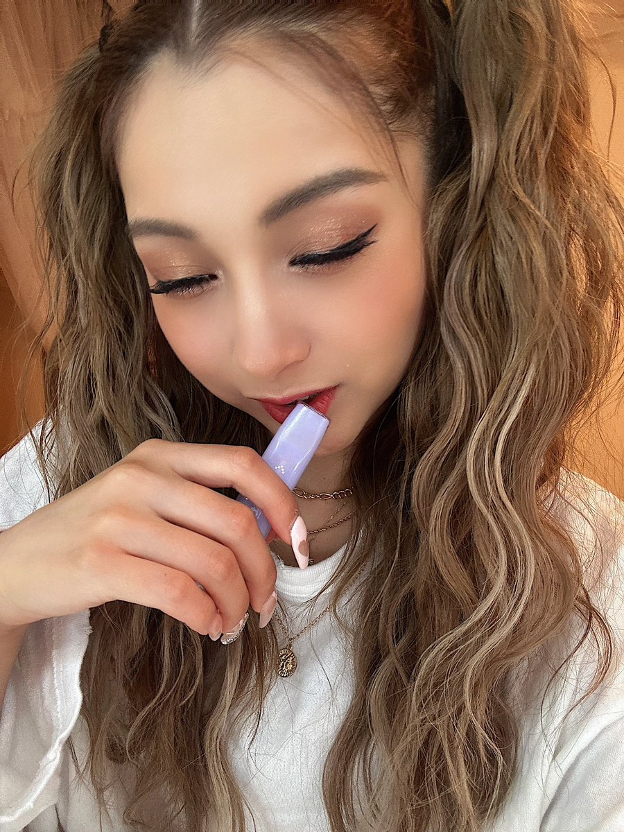 ゆきぽよ(Yuki Kimura) on Twitter: "シーシャ美味しい🍇🧊 https://item.rakuten.co.jp/soleil2020/psvp/…"