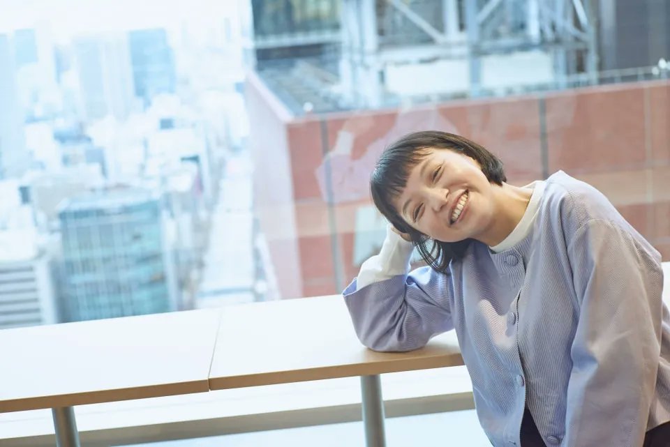 GINZA on Twitter: "小説家・ #温又柔 さんインタビュー。「どちらでもない、宙ぶらりん」が楽しくて💫https://ginzamag.com/interview ...