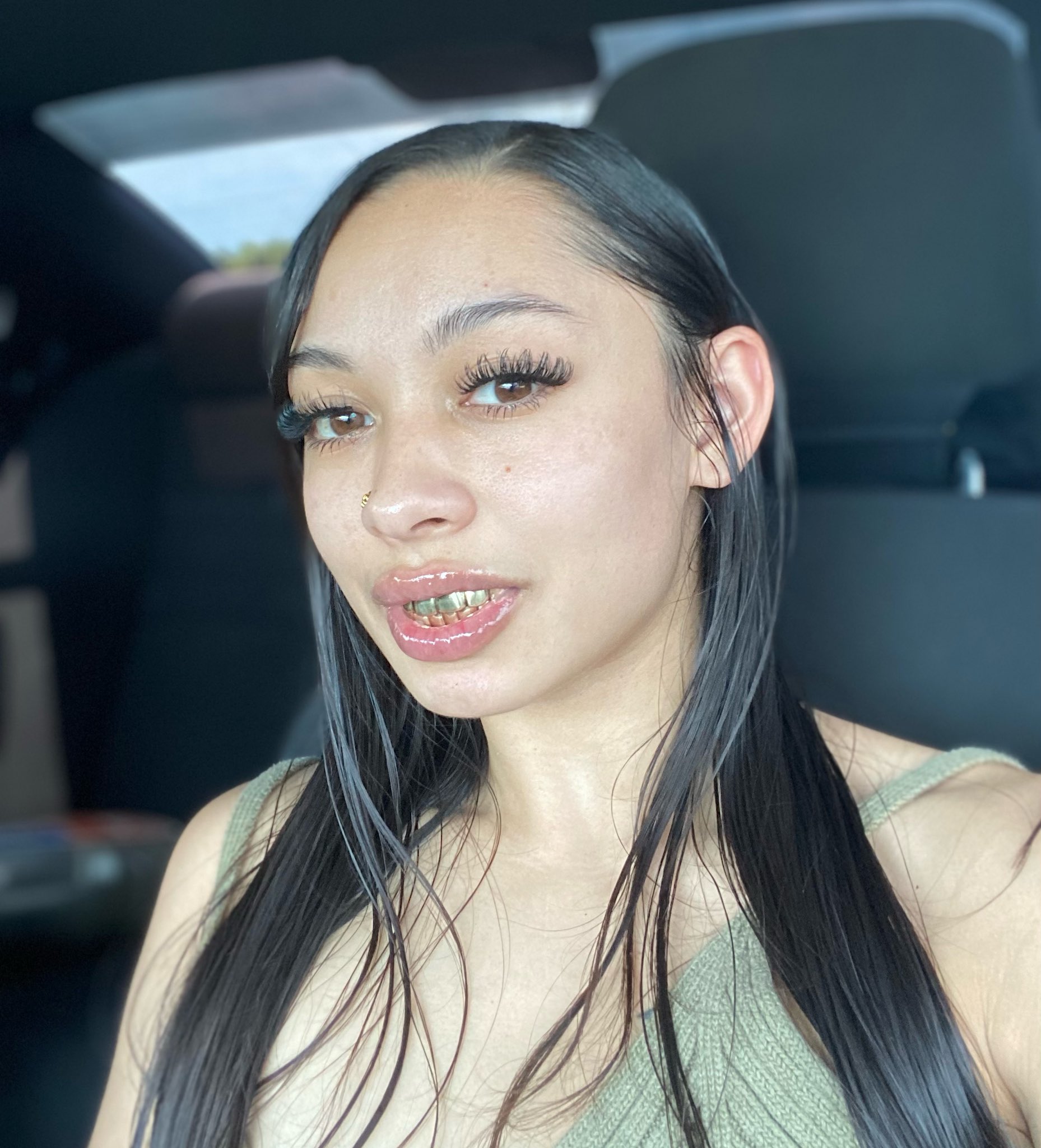 Goddess Iris on Twitter: "The Feet Vs The Face part 2 https://t.co/wJIgkBXTB6" / Twitter