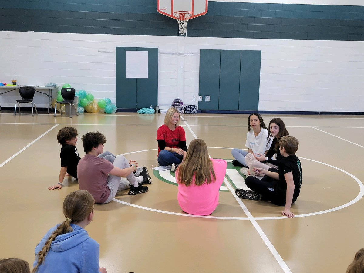 Oakview MS on Twitter: "Next year’s WEB leaders participate in Spring Play Day which prepared ...