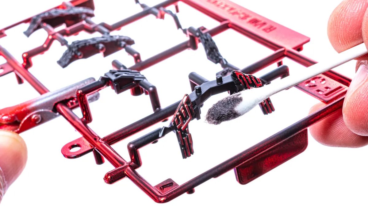 nippper.com on Twitter: "ワンポイントのこだわりを入れたい場合は特徴的なシェルユニットを塗り分けるのがオススメ。マジックリン拭き取り法なら、外装のスジ彫りだってアクリル ...