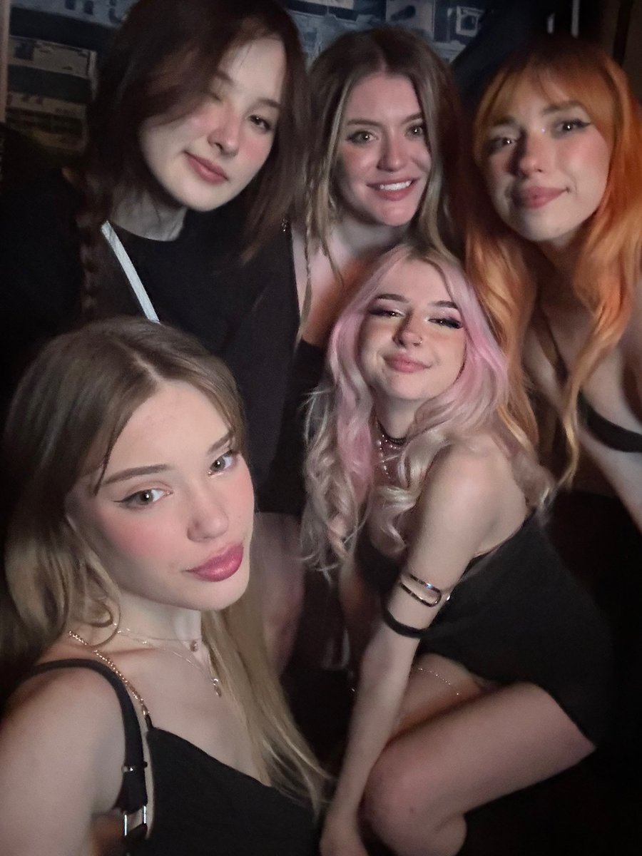 Lumityluz 🇲🇽 On Twitter Rt Lexie Mariex Too Many Pretty Girls My