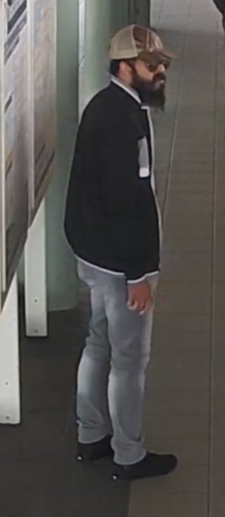 Burnaby Rcmp On Twitter Update Burnaby Rcmp Releases New Photos Of Suspect In Assault Of 89 0933