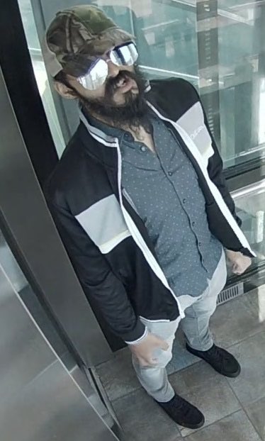 Burnaby Rcmp On Twitter Update Burnaby Rcmp Releases New Photos Of Suspect In Assault Of 89 6239