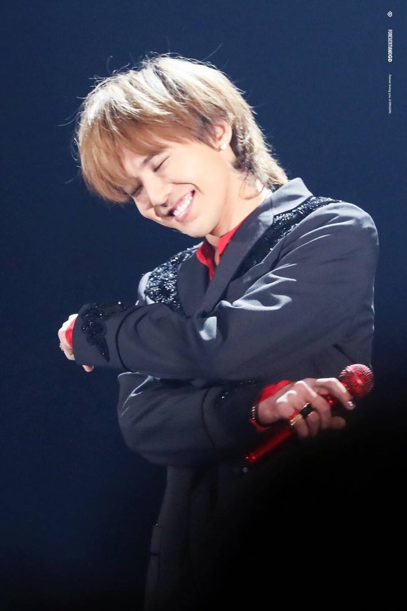 인스티즈 on Twitter: "지드래곤이 군입대전 아이돌판에 마지막으로 유행시켰던 헤어스타일 (링크에 더있어요👉) https://instiz.net/pt/7368399"