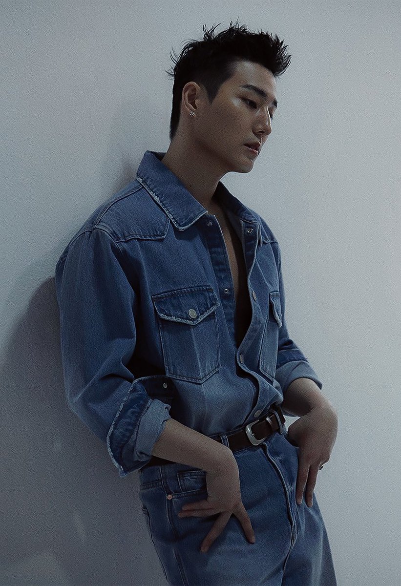 ᴋᴀɴɢ ʜᴇᴀʀᴛ🌷 on Twitter: "DAY6 영케이 퍼스트룩 화보 로고 제거 버전 공유 🦊📸 고화질은 여기서 다운👇🏻 01 https://bit.ly/3N9glBQ ...