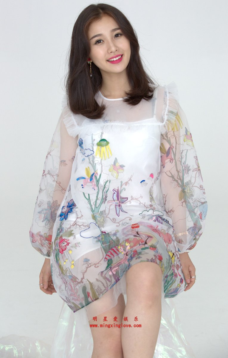 mingxinglove on Twitter: "#虞书欣 写真花絮照片，透明薄纱裙、光脚等造型，单张30M+，放大可看清肌肤纹理，高清4K分辨率原图无修 #生图 下载 #明星生图 照相机 ...