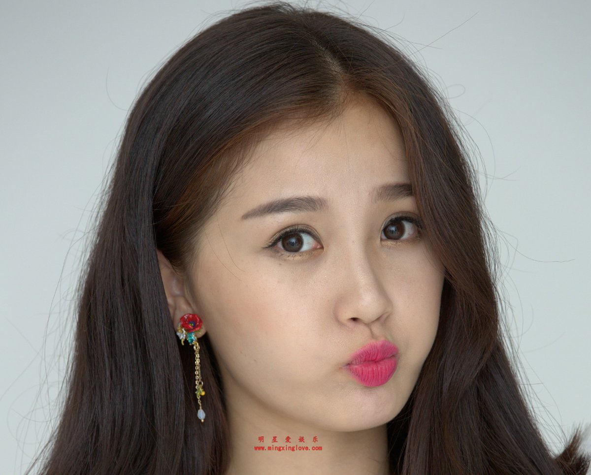 mingxinglove on Twitter: "#虞书欣 写真花絮照片，透明薄纱裙、光脚等造型，单张30M+，放大可看清肌肤纹理，高清4K分辨率原图无修 #生图 下载 #明星生图 照相机 ...