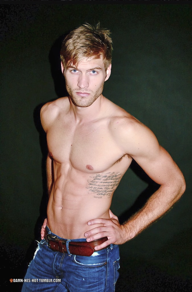 Damn Hes Hot On Twitter Damn Hes Hot Follow For Daily Pics Of Hot