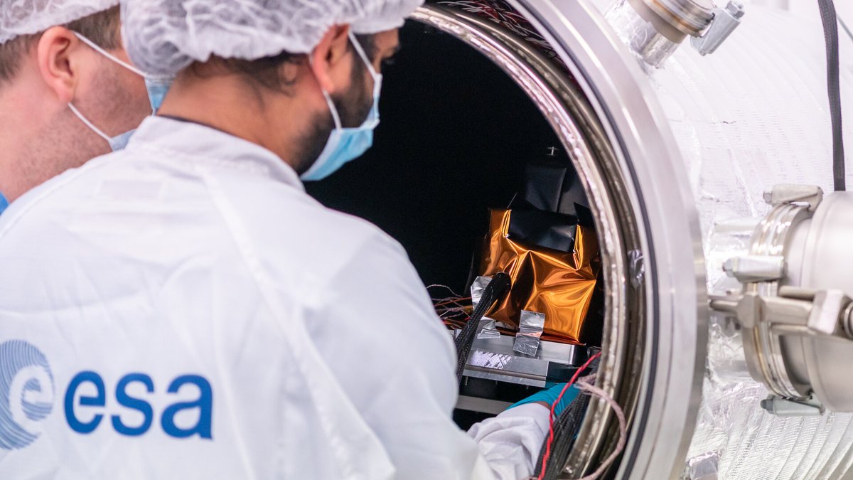 ESA Technology on Twitter: "What colour is an #asteroid? @cosineBV's #HyperScout instrument for ...