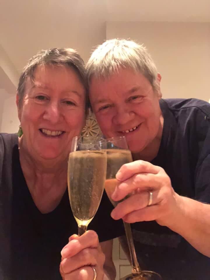 BoringOleFart🏴󠁧󠁢󠁳󠁣󠁴󠁿🇺🇦 on Twitter: "RT @SaffronKim: Us in happier times. Even though she has ...