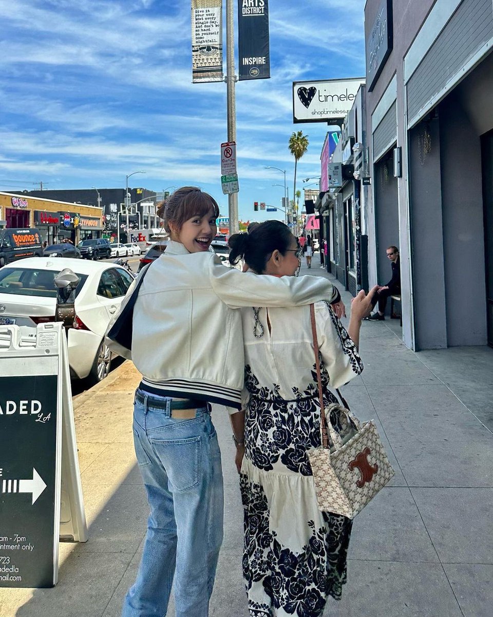 Portal Blackpink 🌹 On Twitter 📸 Nova Fotos De Lisa E Sua Mãe
