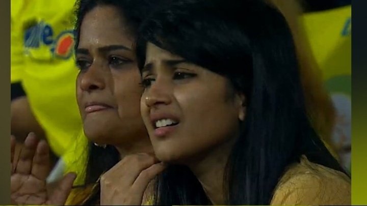 ︎ ︎ on Twitter: "CSK Fan Girls 💛 >>>"