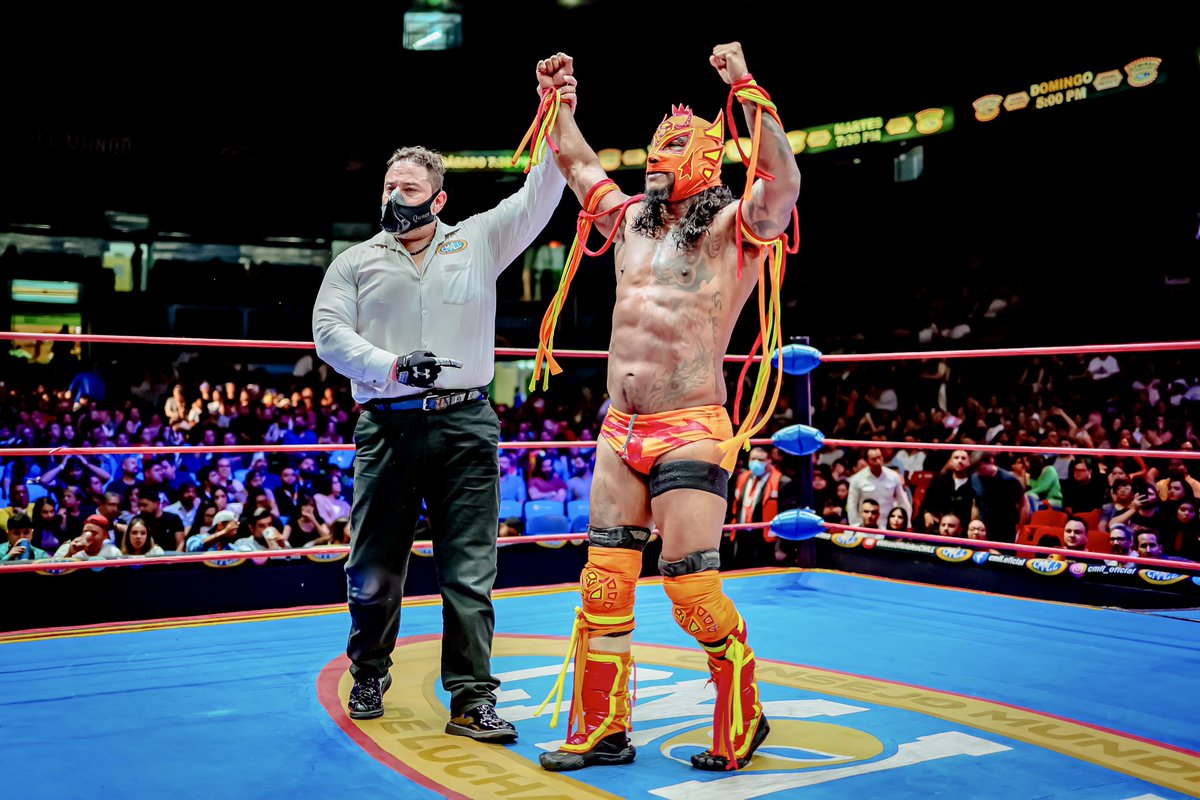 Lucha Libre CMLL on Twitter: "Dragón Rojo Jr. se colocó en la final del #CampeonatoUniversalCMLL ...