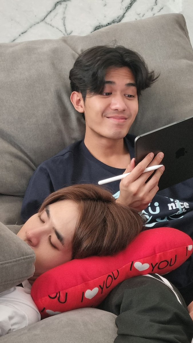 𝐁•𝐉 ♡ 𝐍𝐆 𝐟𝐭. 𝐍𝐉 ༊ ·˚บีจ๋องของพี่ภพ ̈ on Twitter: "สงสัยเคยเเต่แฟนเก่านอนเฝ้าอ่ะดิ😌"