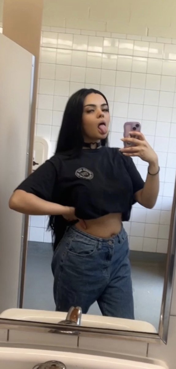 Val 💫 | Commissions OPEN on Twitter: "Bring Me TO THE Horizon shirt 😝"