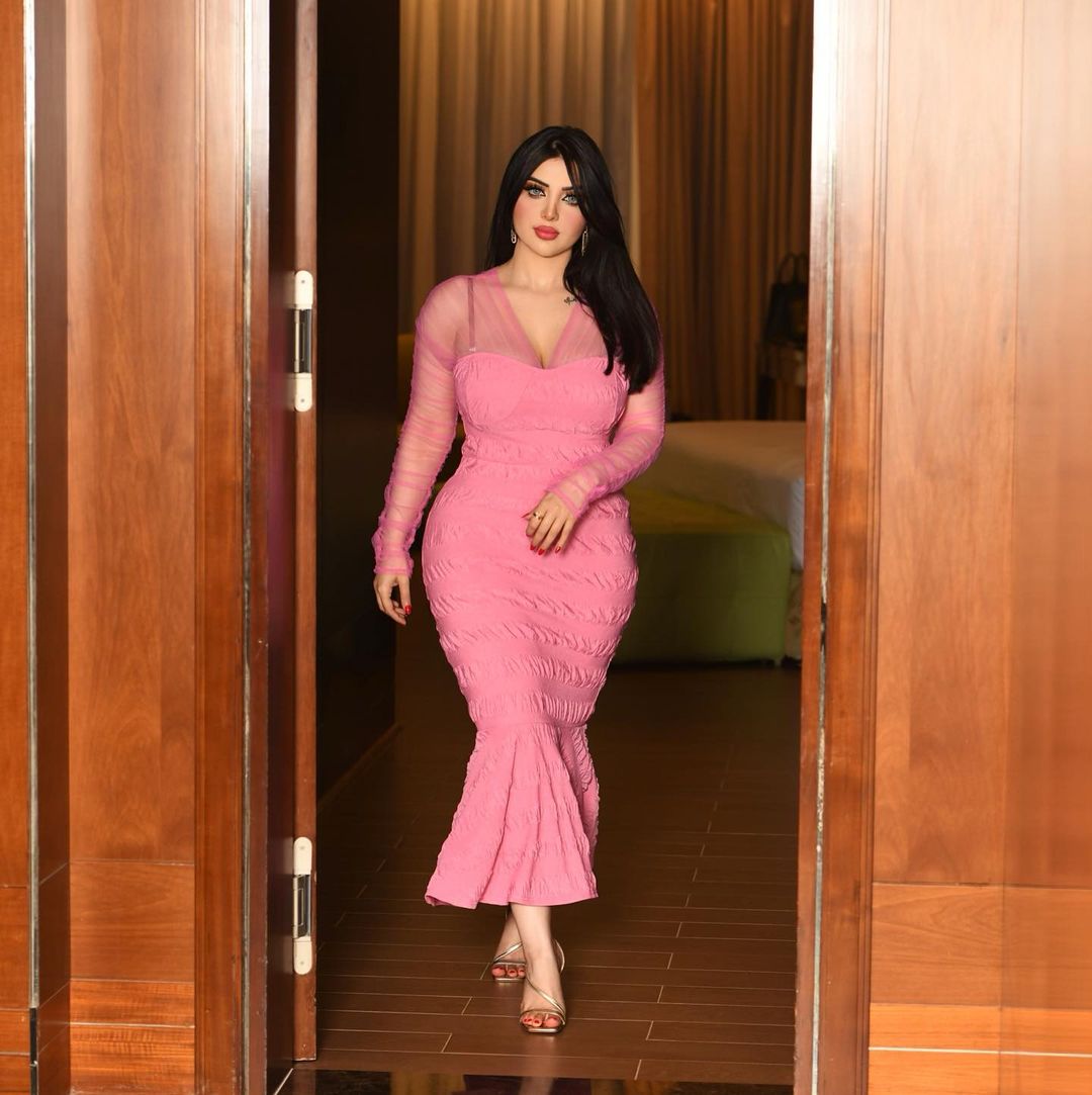 شي إن SHEIN on Twitter: "كم أنت مثالي!🥰 IG: reta.mohamad1 انقروا على الرابط للتسوق #شي_ان #شي_إن ...