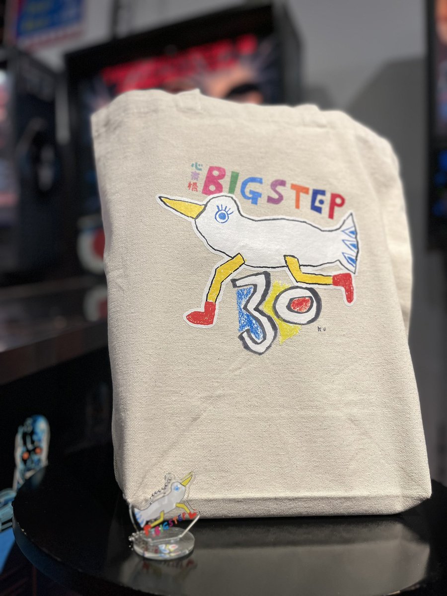 パイロン On Twitter 心斎橋ビッグステップbigstepwebさんのビッグステップ特製トートバッグとアクスタが当たりまして、今日はそのバッグでビッグステップさんに来ました
