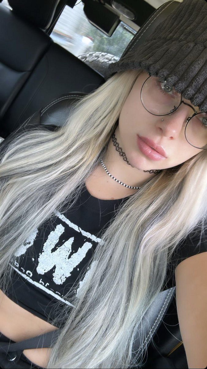 Jerk To Divas On Twitter Just Wanna Fuck Livs Face So Bad
