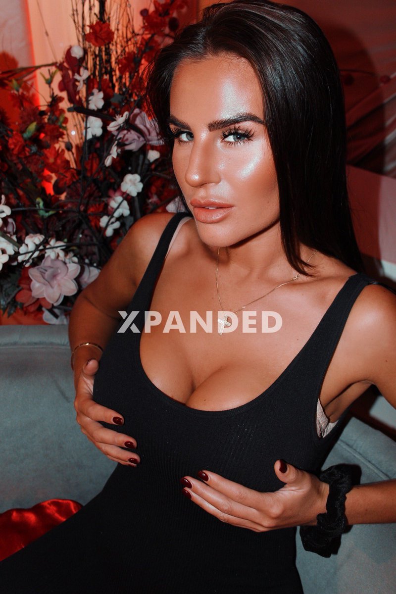 Xpanded TV on Twitter: "Squeeze me, I’m juicy🍊"