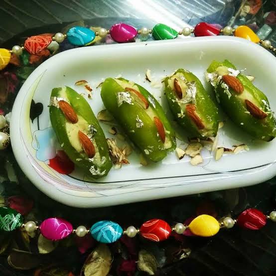 10 Delicious Sweet Dishes from BIhar 1. Thekua - Thread from Desi Thug ...