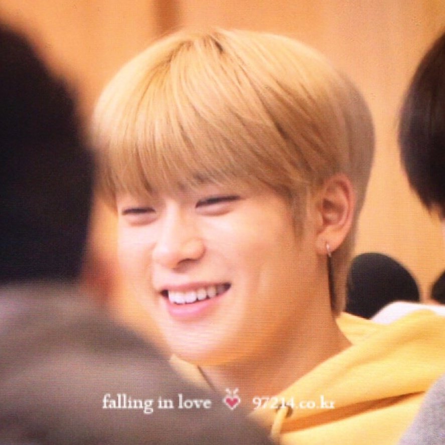 ☂︎ on Twitter: "RT @aquariusjjh: 2017 ⠀⠀⠀⠀⠀⠀⠀⠀⠀⠀⠀⠀⠀⠀⠀ 2023"