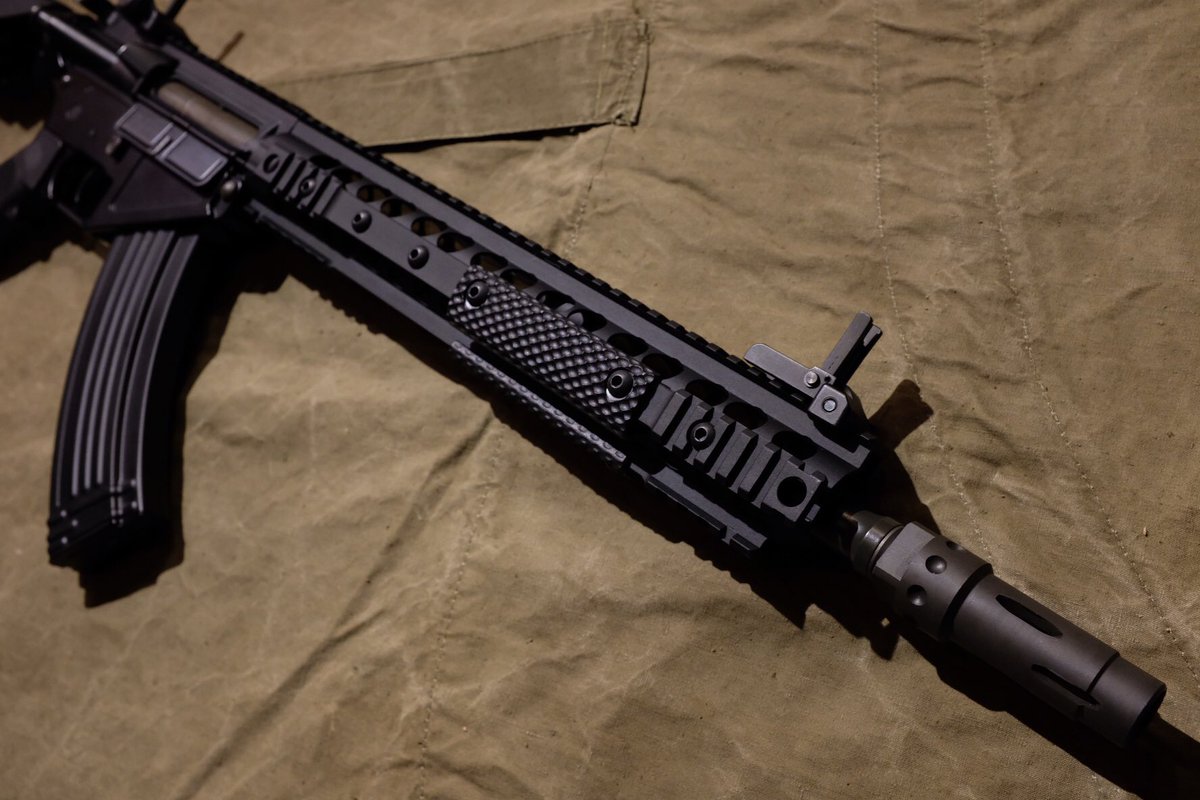 どみィ on Twitter: "M4もAKも持ってない私ですが、遂に初めてのM4/AKを買いました だっくだくに茶を濁すチョイス"