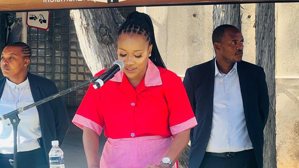 Nthabiseng Tshivhenga on Twitter: "Earlier today at the tree of remembrance with families of ...