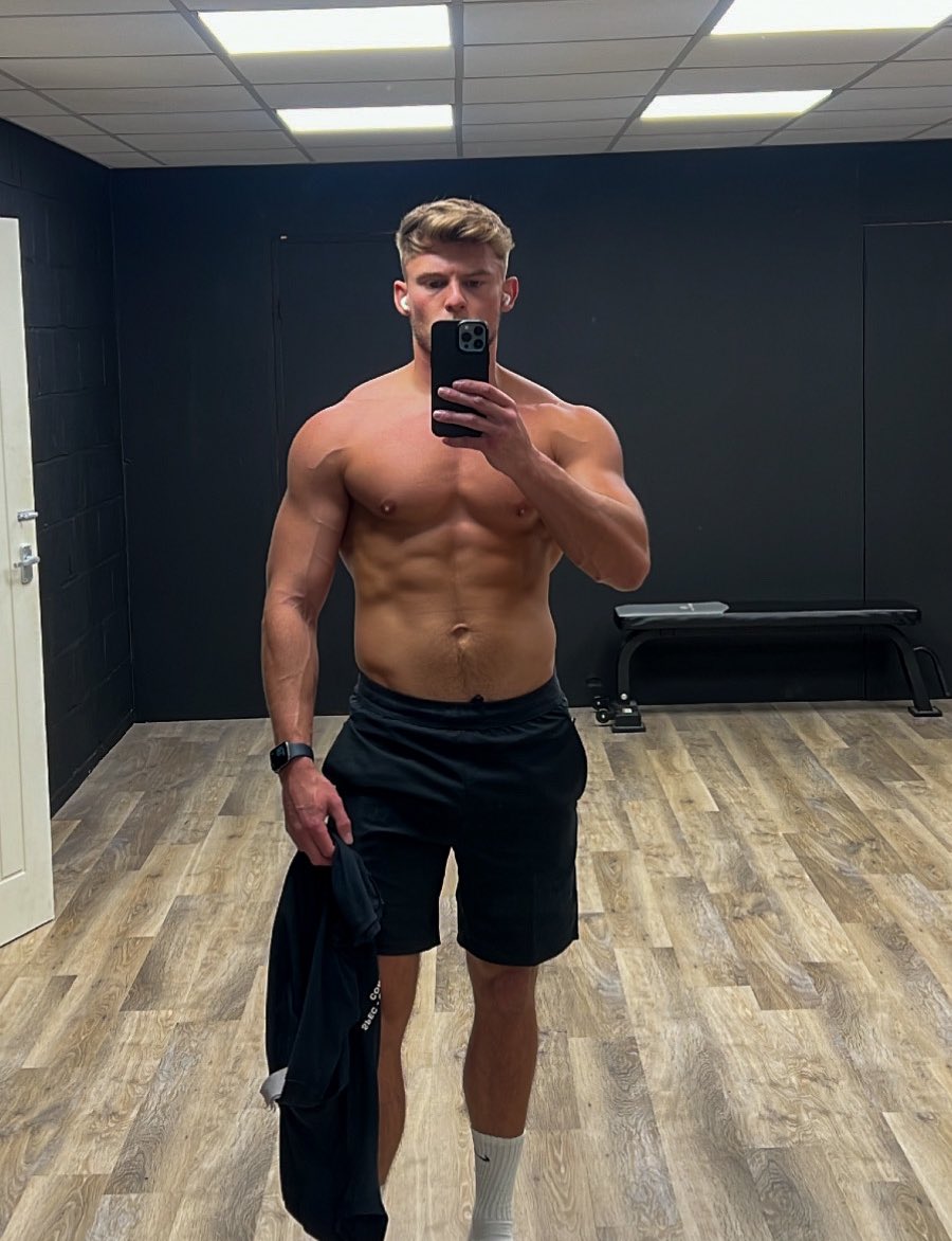 Alpha Olly on Twitter: "Big push session earlier 💪 https://t.co/27mhHMxGWD" / Twitter