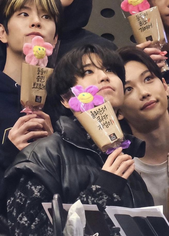 tiny han jisung 🐿 on Twitter: "RT @sungiefiles: