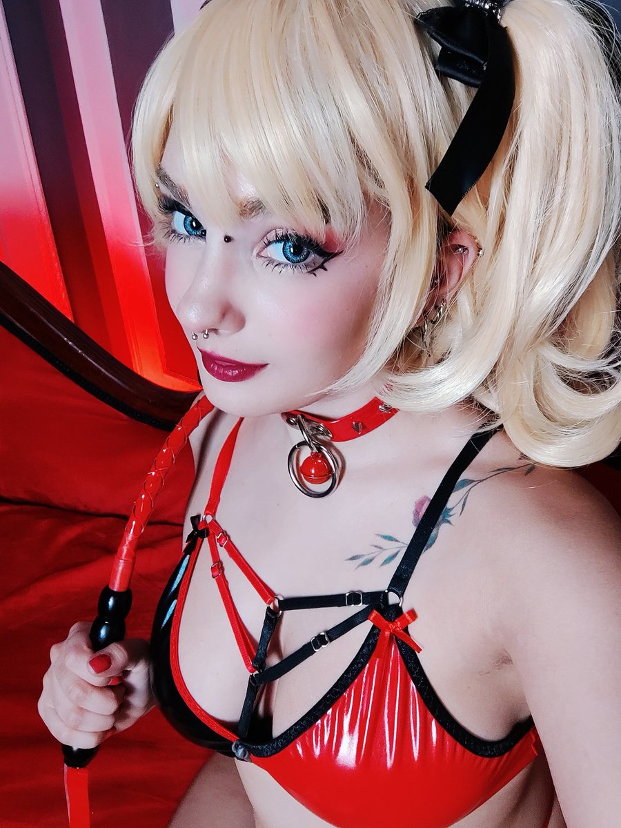 Yukarin Pyon on Twitter: "Te gustaría probar mi látigo? 😏😏"