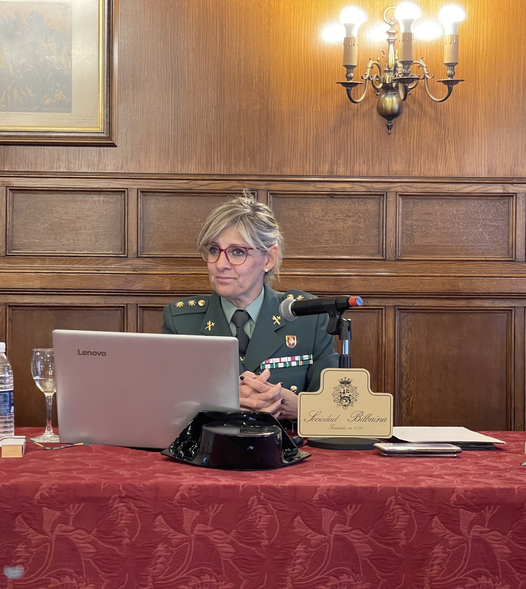 Guardia Civil Bizkaia on Twitter: "(4/4) Oroitzapen berezi bat izan zuen iaz Valladoliden tiroz ...