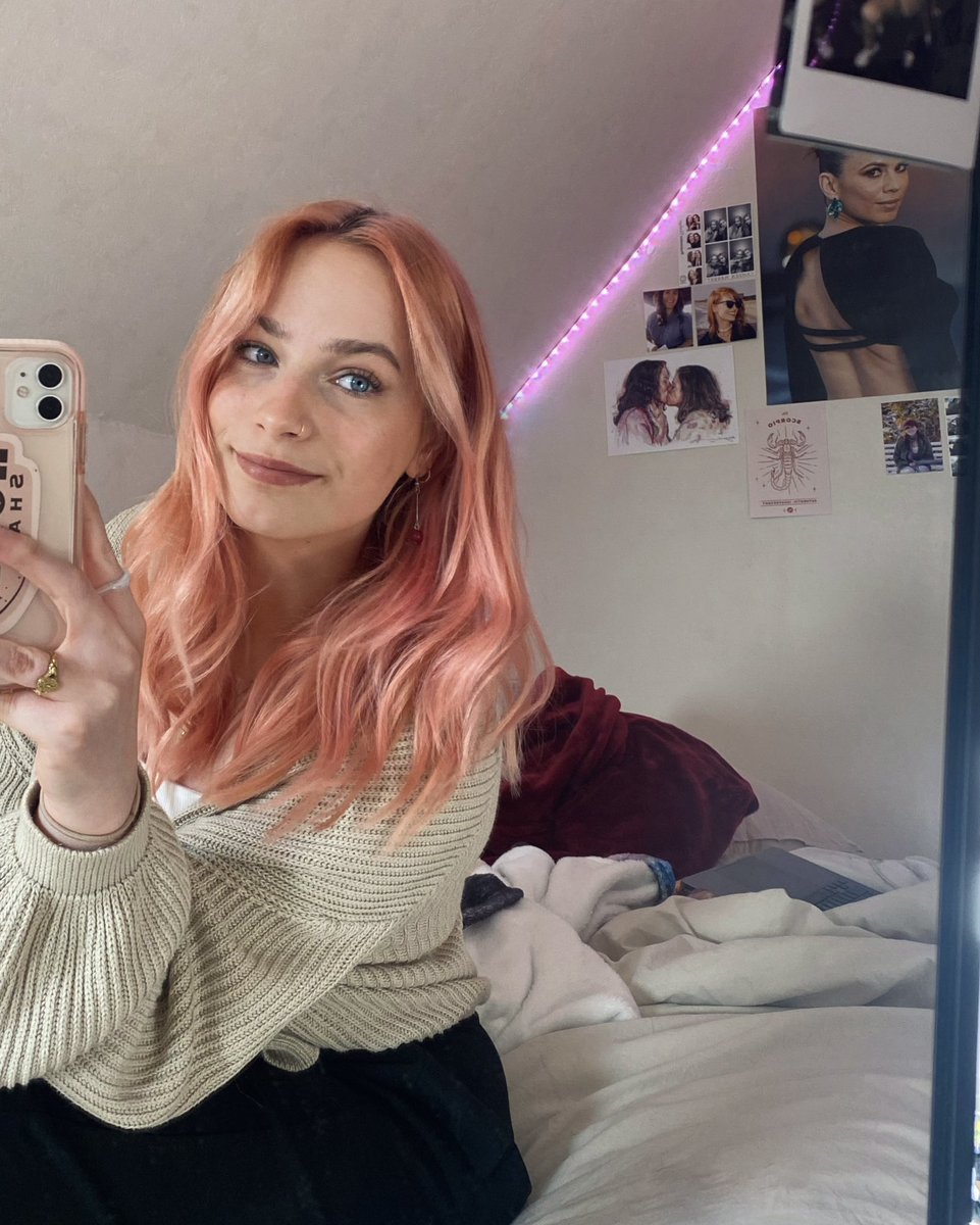 Evi On Twitter Very Lesbian Of Me ️🧡🤍🩷