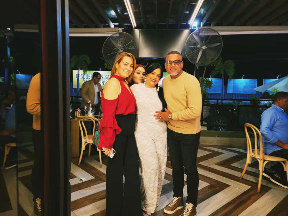 Ode Polanco 📲 on Twitter: "Anoche sorprendimos esta hermosa mujer…. Como ella se lo merece ...