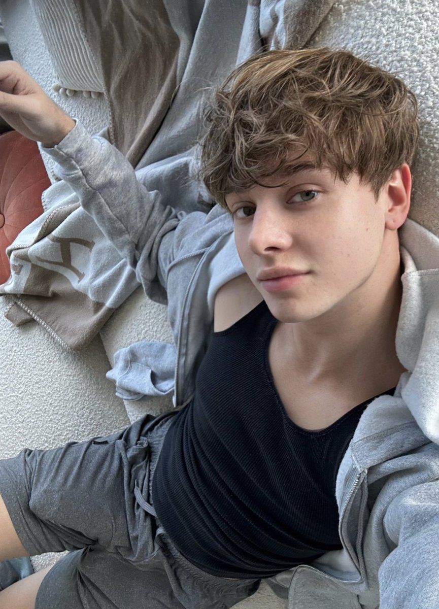 Caden On Twitter Skip The Gym And Bottm For Me In A Bed Workout