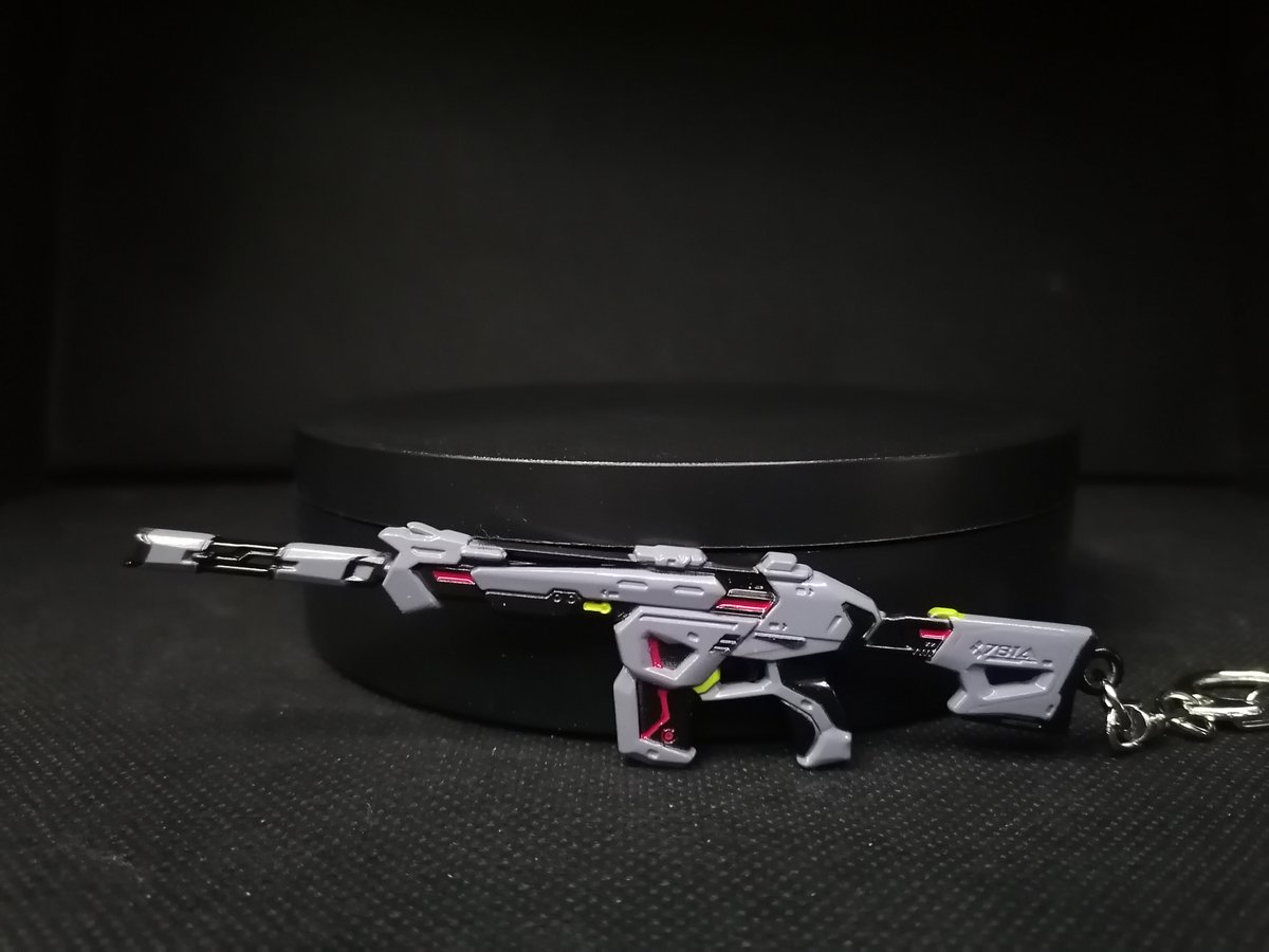 Gamer Diorama on Twitter: "New Release: Valorant Spectrum Phantom & Protocol Phantom Keychain! # ...