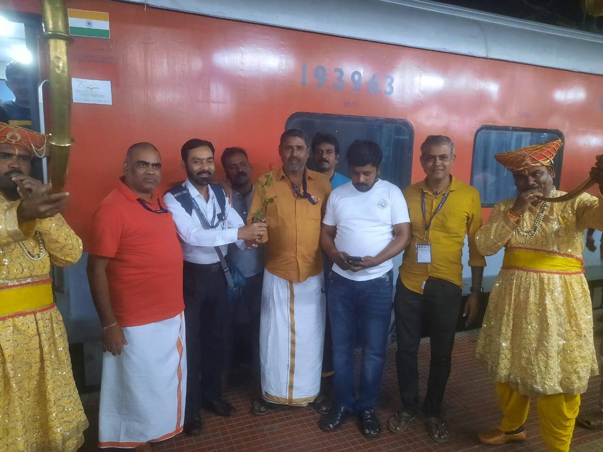 South Central Railway on Twitter: "RT @Central_Railway: A warm and traditional welcome to ...