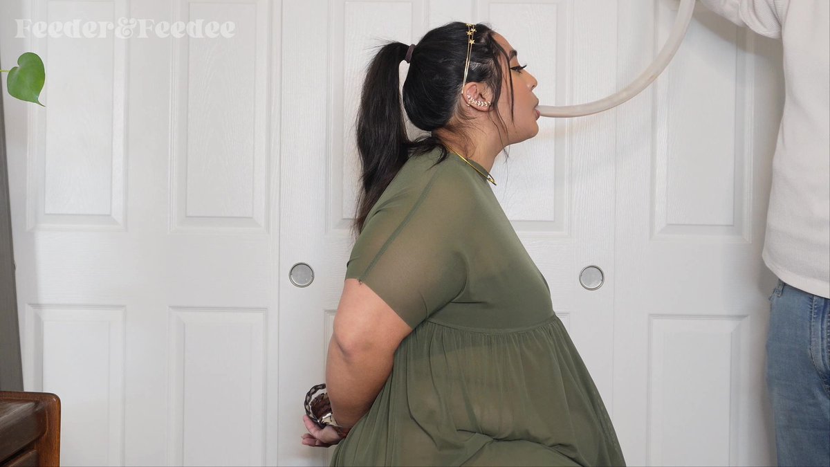 Curvage Curvy Women on Twitter: "FORCE FATTENING THE QUEEN PT. 2 https://bit.ly/447NF25 #Curvage ...