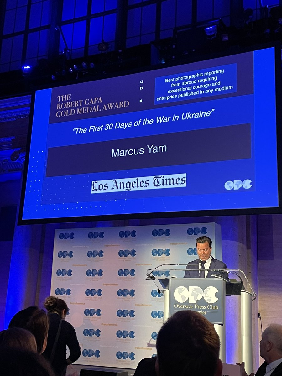 Marcus Yam 文火 on Twitter: "RT @meridak: Marcus Yam accepts The Robert Capa Gold Medal Award from ...
