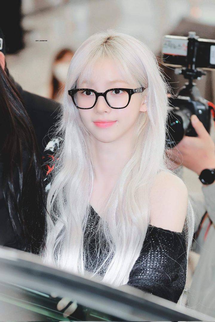 인스티즈 on Twitter: "완전 백금발된 카리나 근황 사진 (링크에 더있어요👉) https://instiz.net/pt/7370475"
