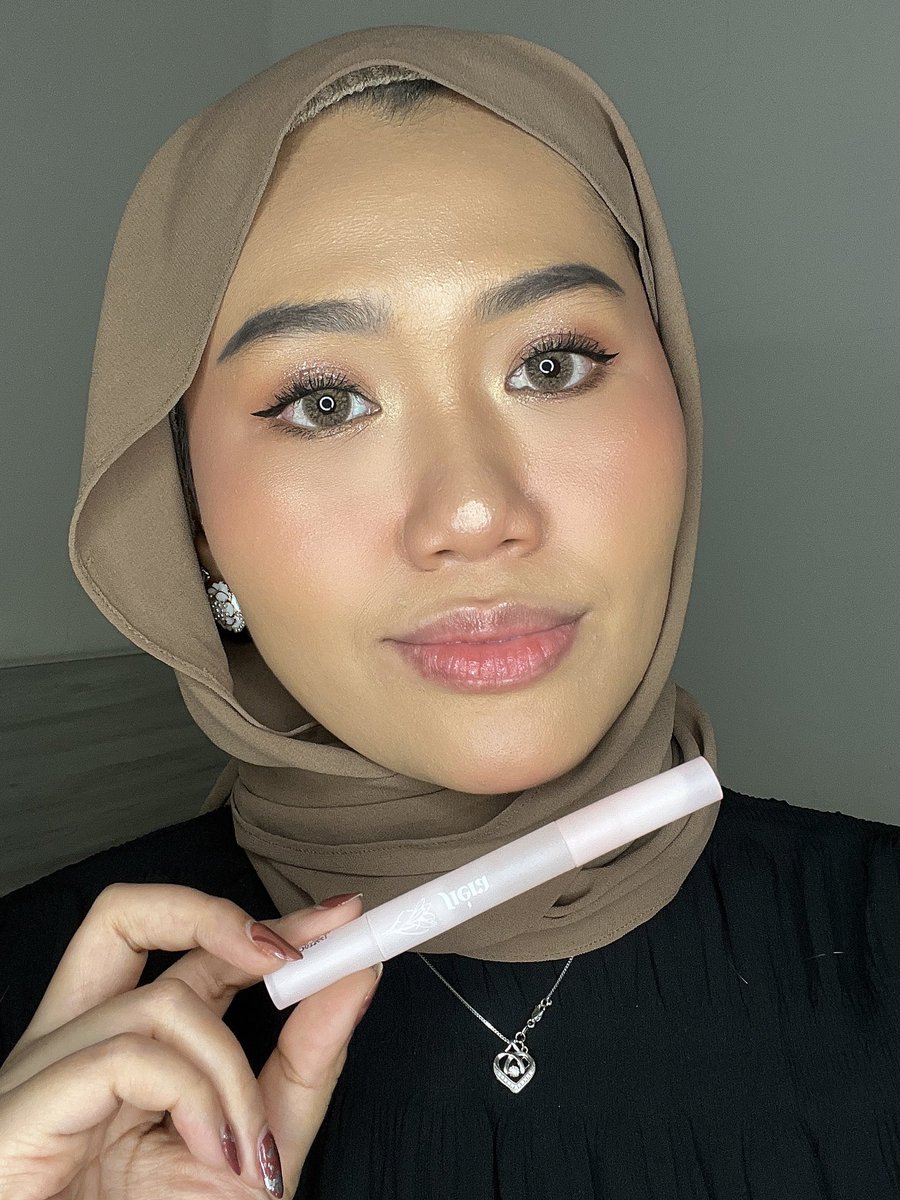 Luls on Twitter: "Masih ada yang males pake lip care padahal bibir kering kerontang kah? 🥲 ...