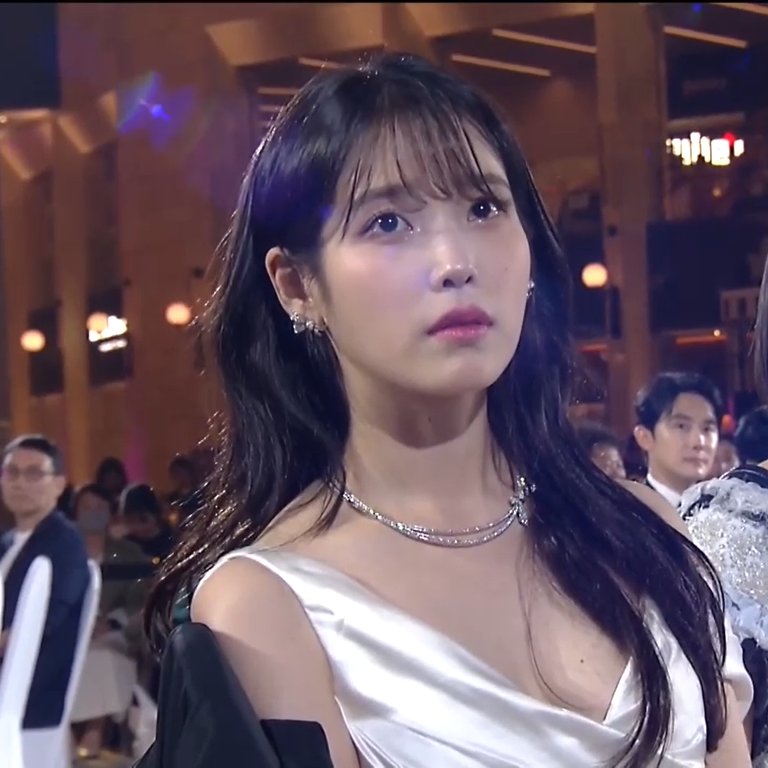 [不科學] iu大到就跌出黎 | LIHKG 討論區