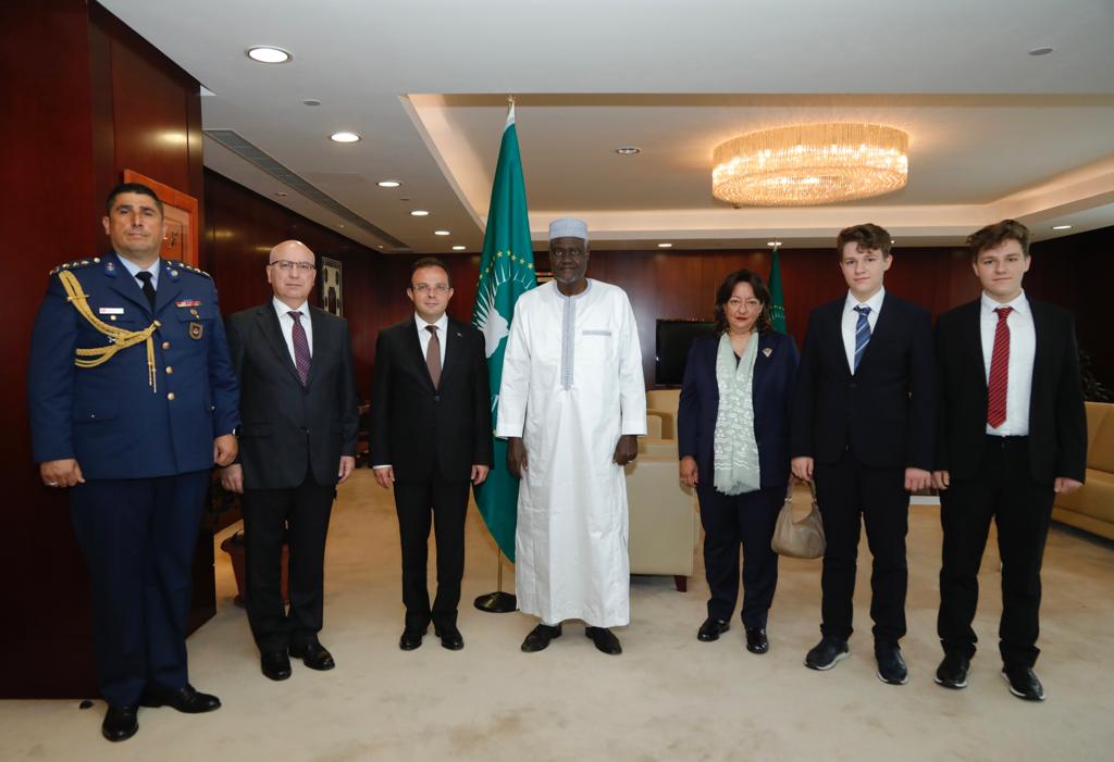 Africa Updates on Twitter: Africa Updates on Twitter:
