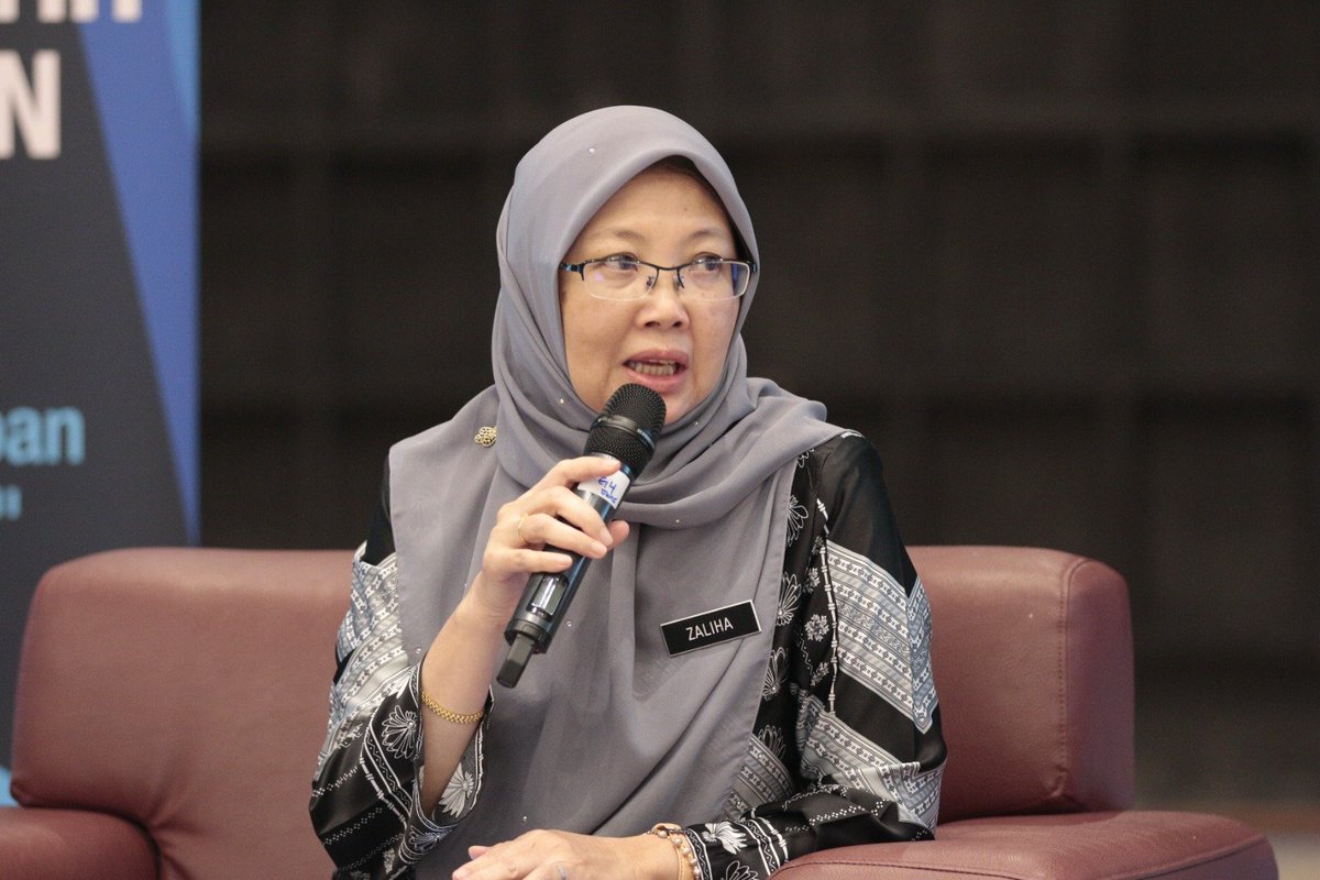 KKMalaysia🇲🇾😷 on Twitter: "YB @DrZalihaMustafa Menteri Kesihatan telah hadir ke sesi ...