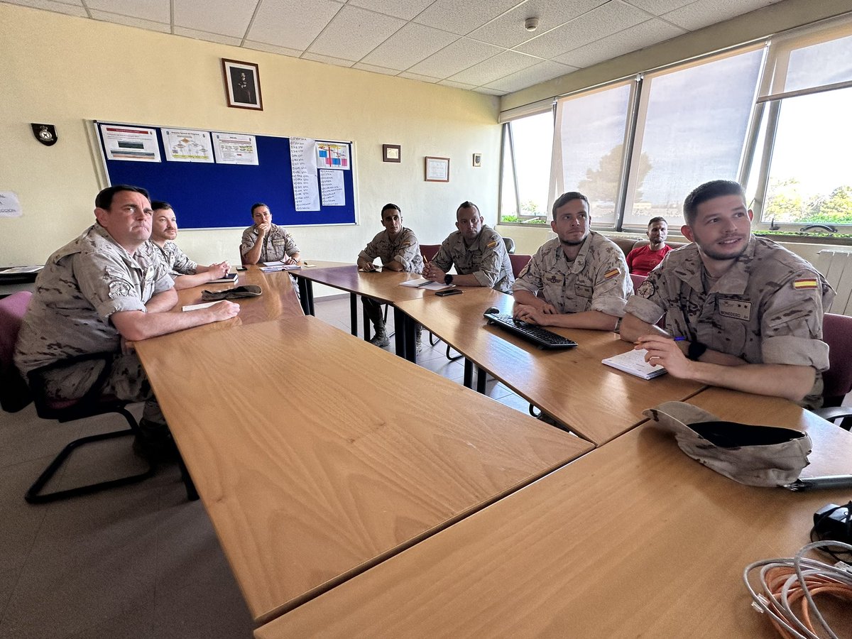Ejército del Aire y del Espacio on Twitter: "Curso de protección de personalidades, formación ...