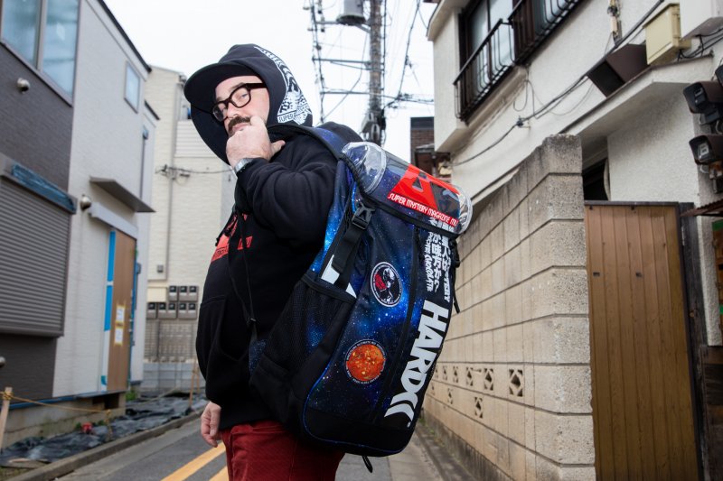 ハードコアチョコレート on Twitter: "HARDCC×月刊ムー／ギャラクシー・デイパック https://buff.ly/2w1XhQM 全身に包まれる宇宙柄は肩部分まで。宇宙人 ...