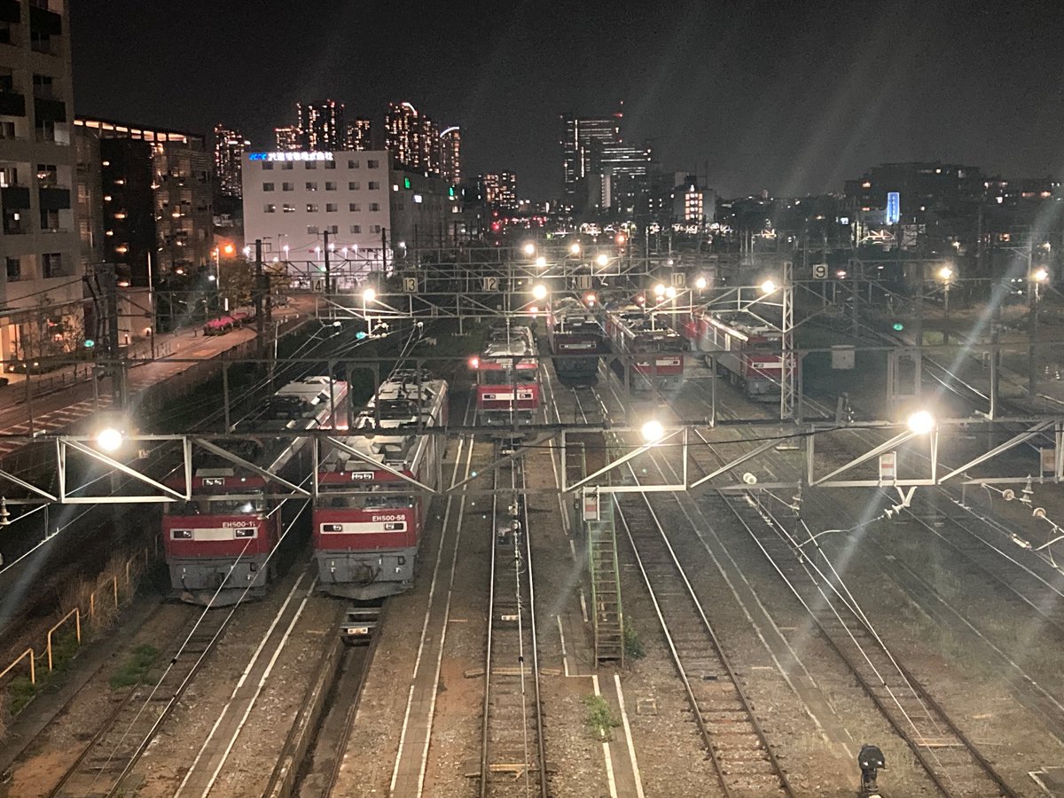 satoru_8888 on Twitter: "2023/04/28 新鶴見機関区 20:30ごろ"