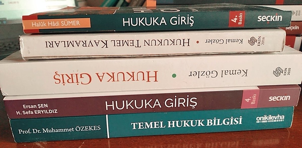 eren on Twitter: "hukuka girişten beş kitap alırkenki yaşadığın kafayı nasıl yaşayabiliriz acil ...