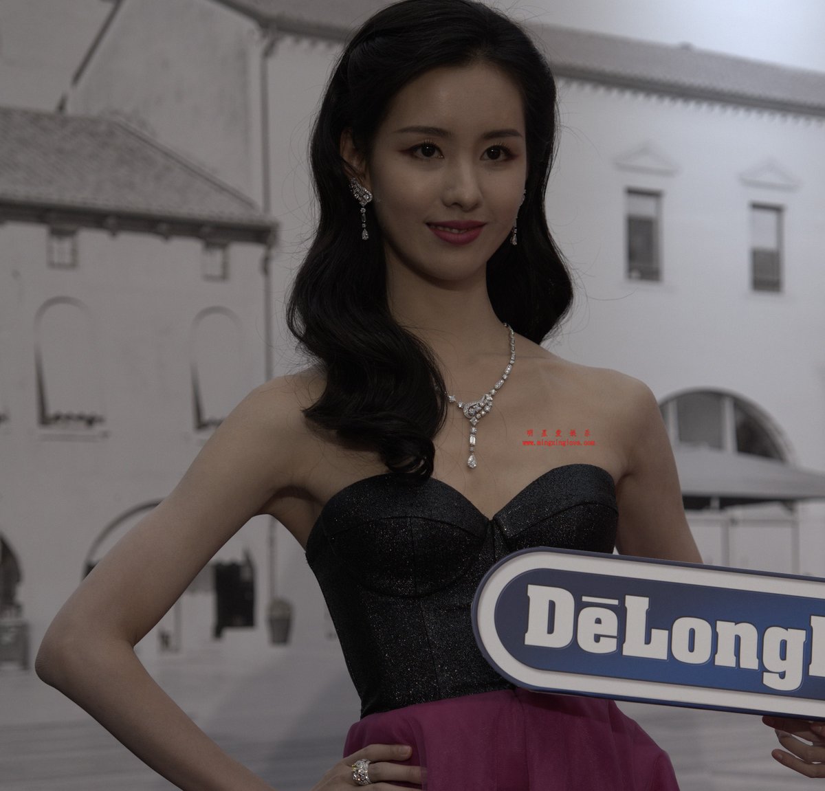 mingxinglove on Twitter: "#白鹿、#陈都灵、#古力娜扎、#江疏影、#祝绪丹 ELLE时尚盛典红毯花絮照片，大尺度爆乳露胸、透明短裙等造型，部分单张90M，高清8K ...