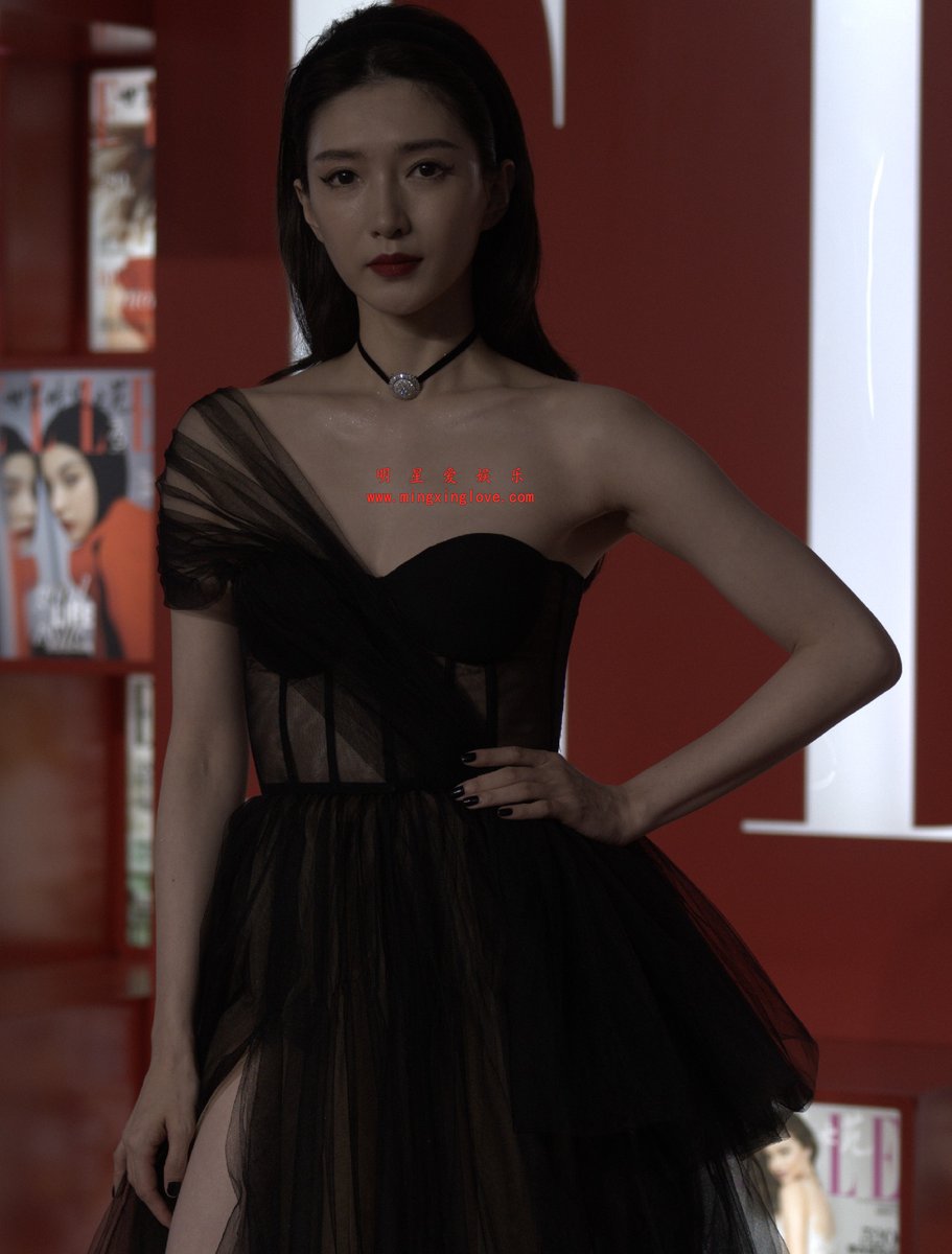 mingxinglove on Twitter: "#白鹿、#陈都灵、#古力娜扎、#江疏影、#祝绪丹 ELLE时尚盛典红毯花絮照片，大尺度爆乳露胸、透明短裙等造型，部分单张90M，高清8K ...